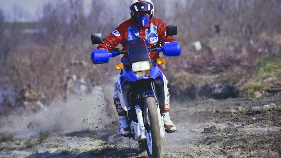 Rewind, Suzuki DR 750 Big: la grande scommessa |FOTO - InMoto