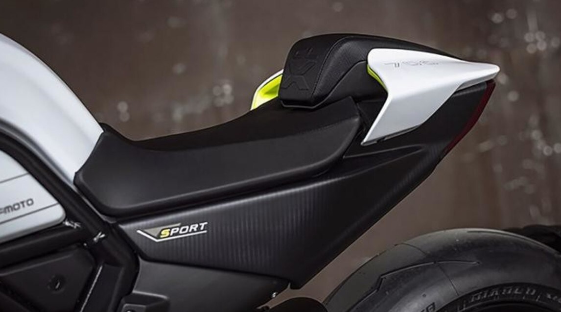 CFMoto CLX700 FOTO - InMoto