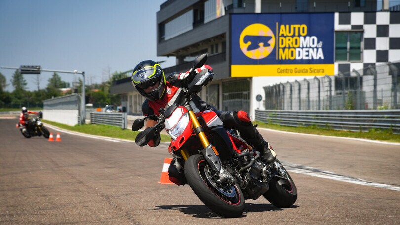 Corsi guida moto: tutto quello che c'è da sapere - InMoto