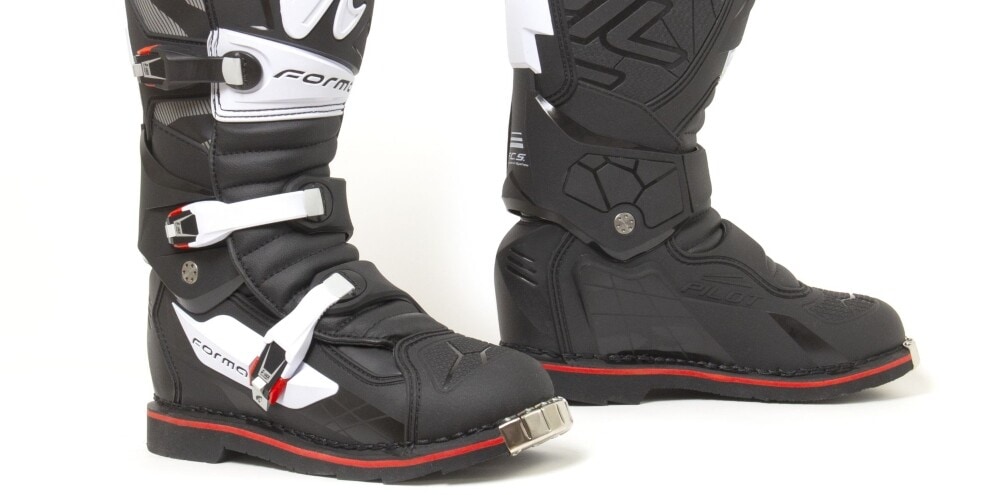 Forma Phantom, lo stivale del futuro sbarca a EICMA 2021 - News | InMoto.it
