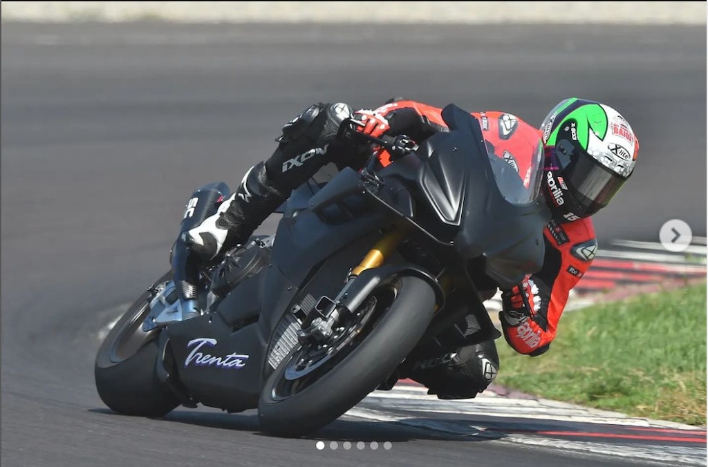 Aprilia, la RSV4 celebra il primo mondiale di Noale: arriva la "Trenta" - News | InMoto.it