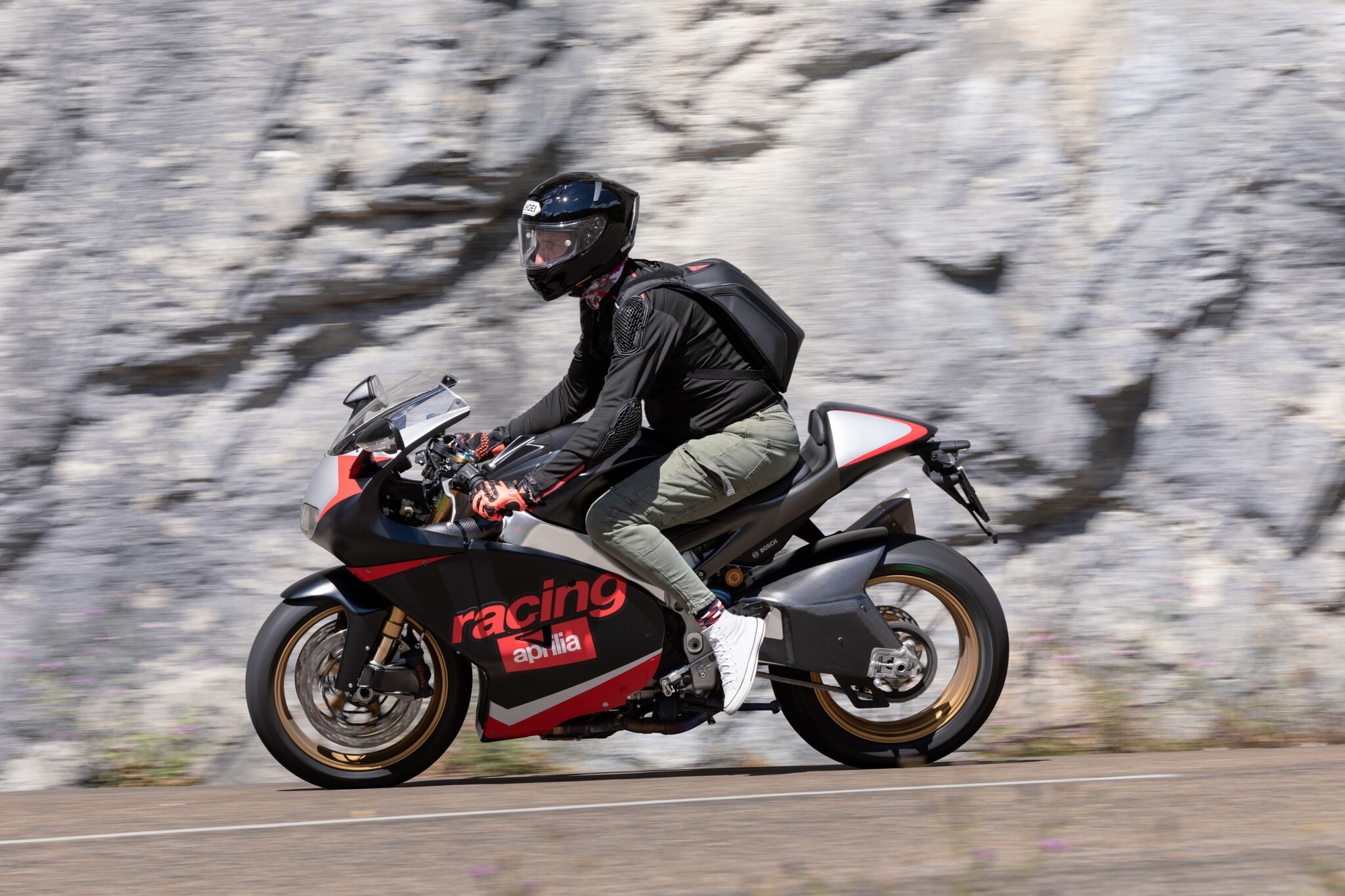 Aprilia RS/V4: una special V4 tributo alla RS 250 - Foto | InMoto.it