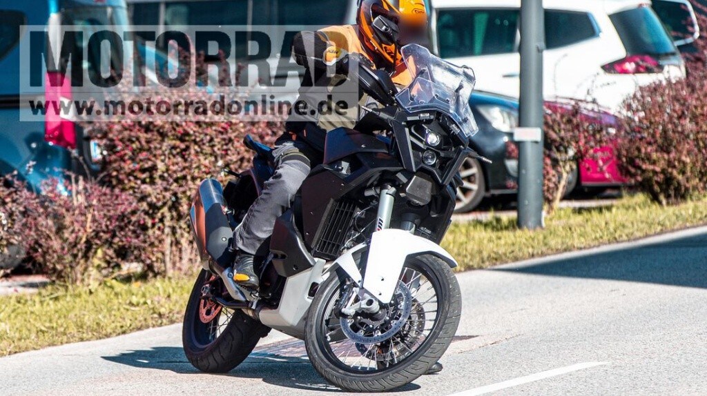 KTM 1290 Super Adventure, beccato il modello 2024 - News | InMoto.it