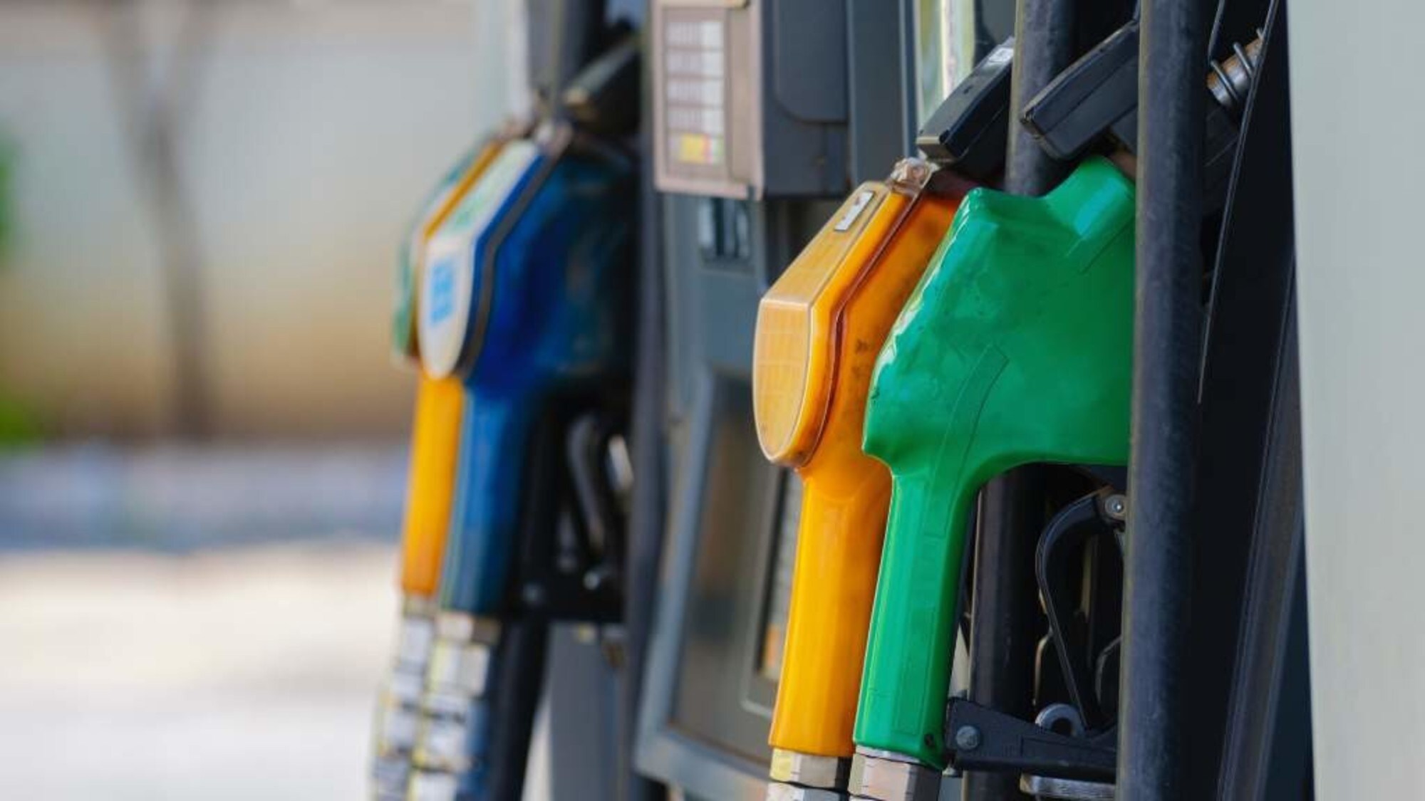 Carburanti, taglio accise: “Prezzo rimane sopportabile” | InMoto.it