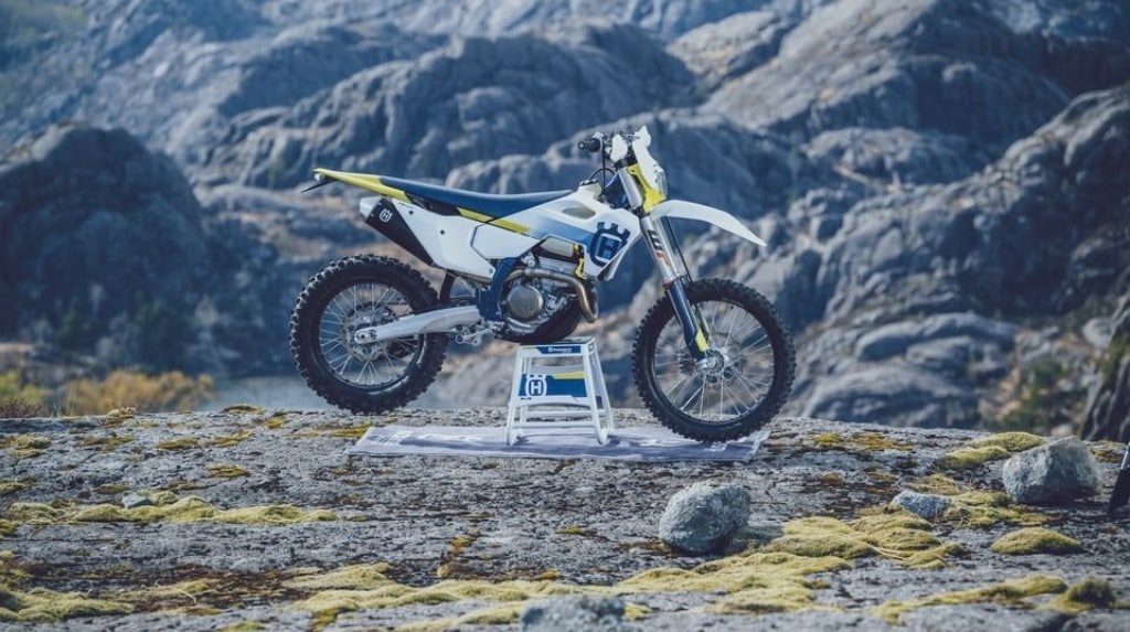 Husqvarna, aggiornamenti per le enduro: nuove TE ed EF 2024 - News | InMoto.it