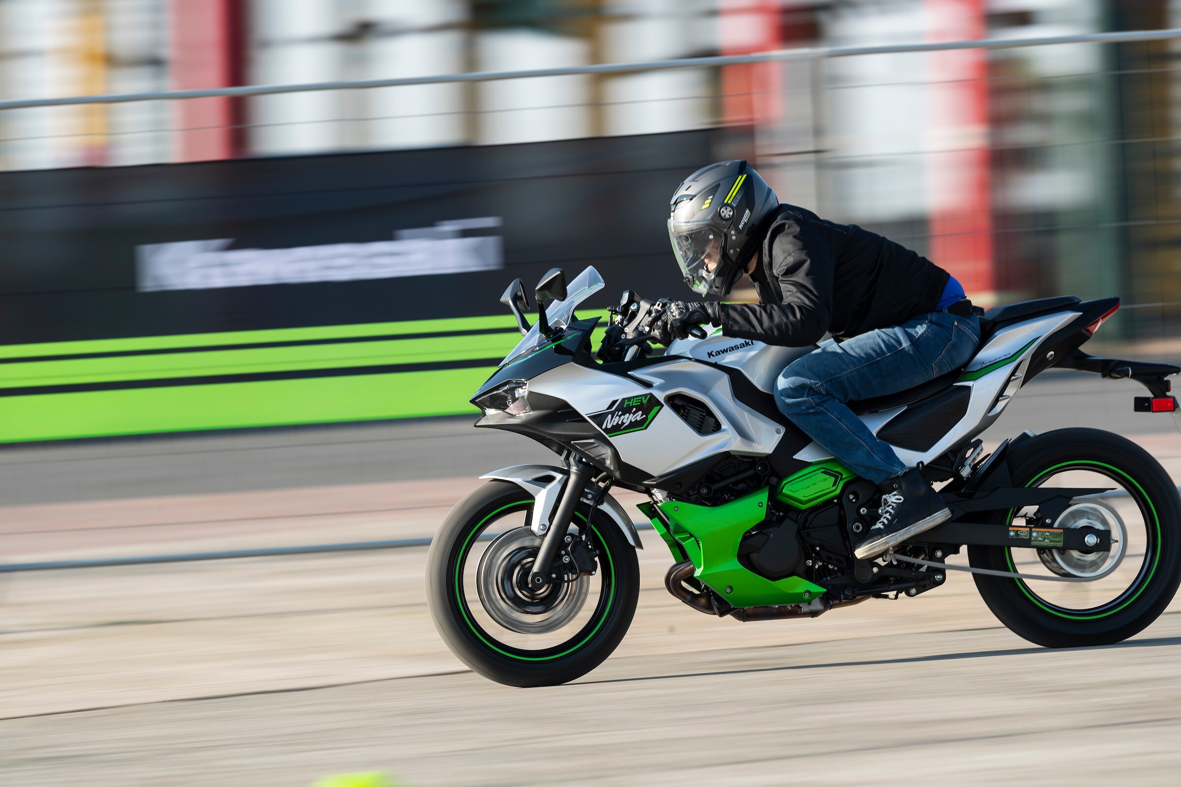 Prova Kawasaki Ninja 7 Hybrid (parte 2): come va su strada? - News | InMoto.it