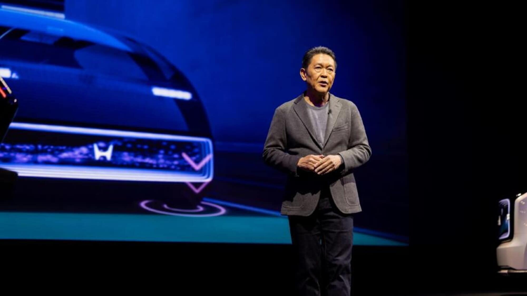 Si dimette il Vicepresidente Honda, il CEO si taglia lo stipendio Si dimette il Vicepresidente Honda, il CEO si taglia lo stipendio