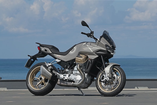 Moto Guzzi, V100 Mandello Aviazione Navale: l'aquila plana su una ...